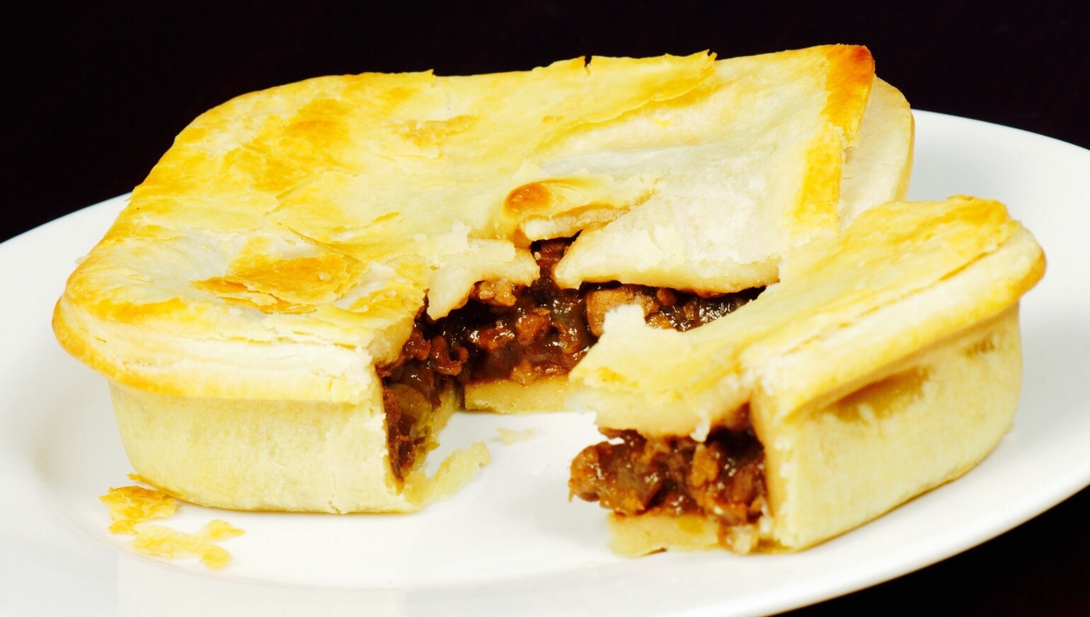 The Hirshon Australian Meat Pie - The Food Dictator