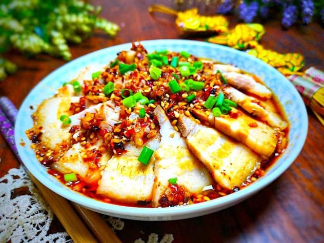 The Hirshon Sichuan Garlic Pork - 蒜泥白肉 - The Food Dictator