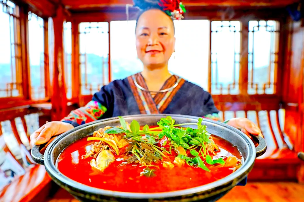 The Hirshon Guizhou Sour Tomato Soup With Fish - 酸汤鱼 - The Food Dictator